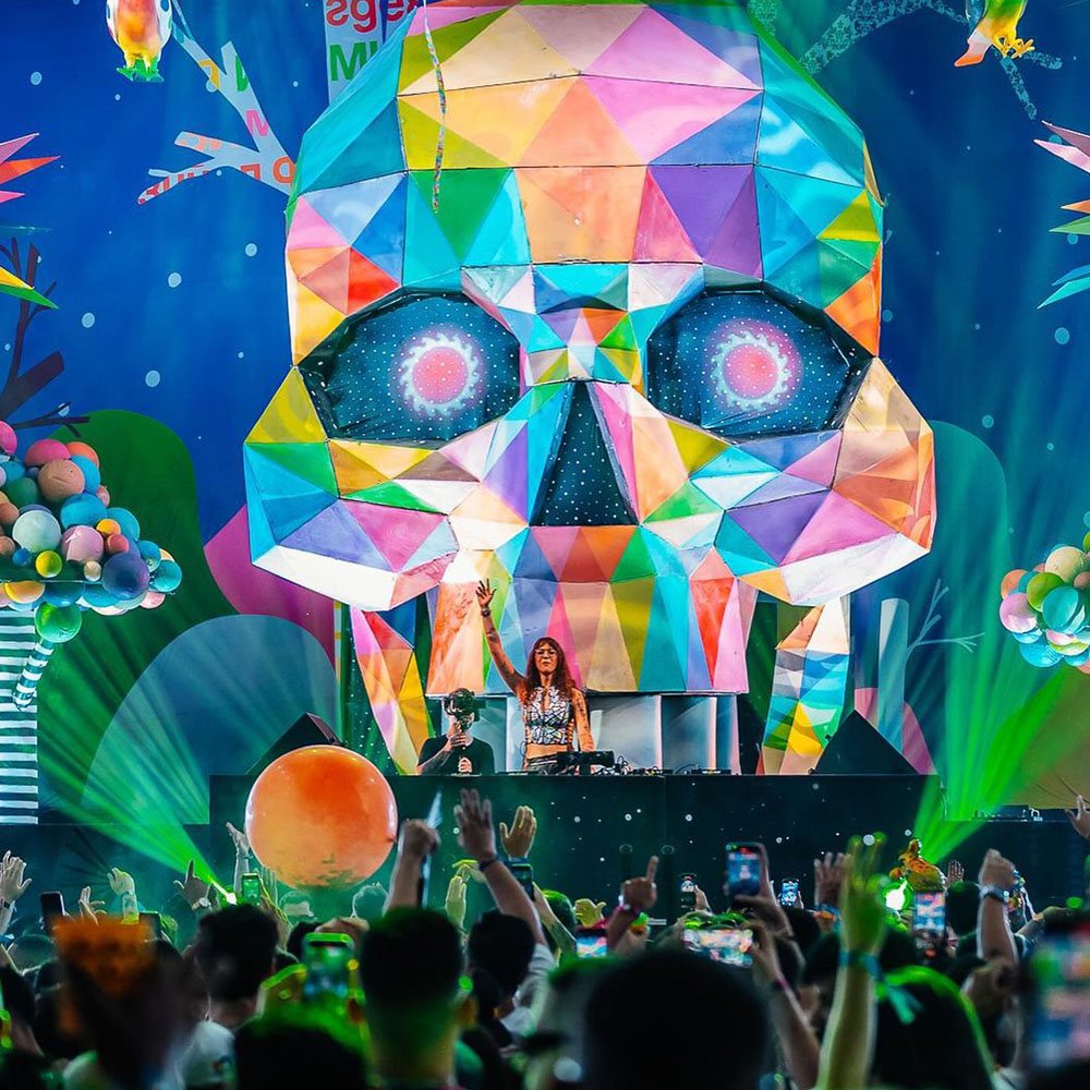 Carol Favero libera set inédito na elrow, a festa itinerante mais ...